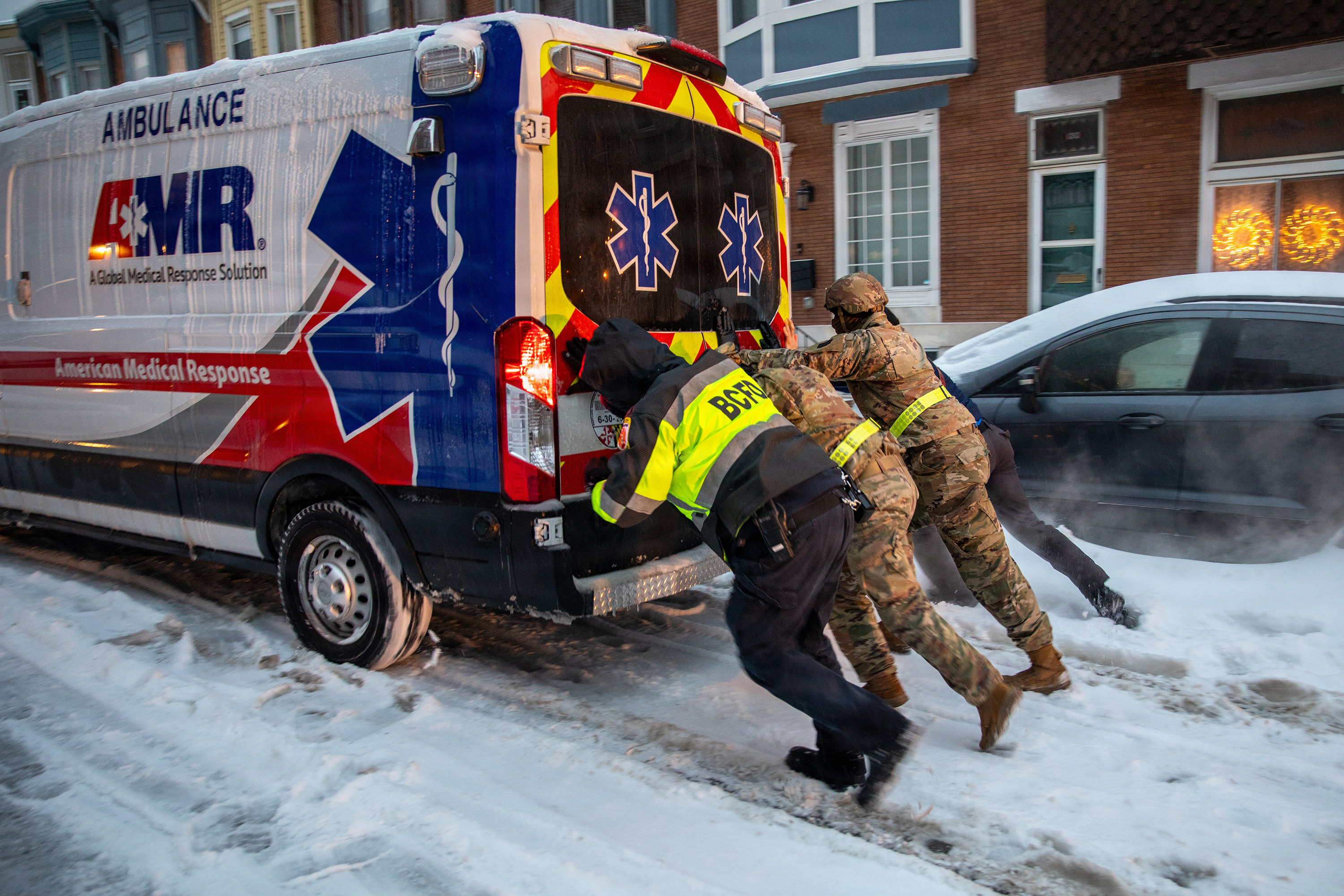 National Guard Members Respond to Winter Weather in 15 States ...