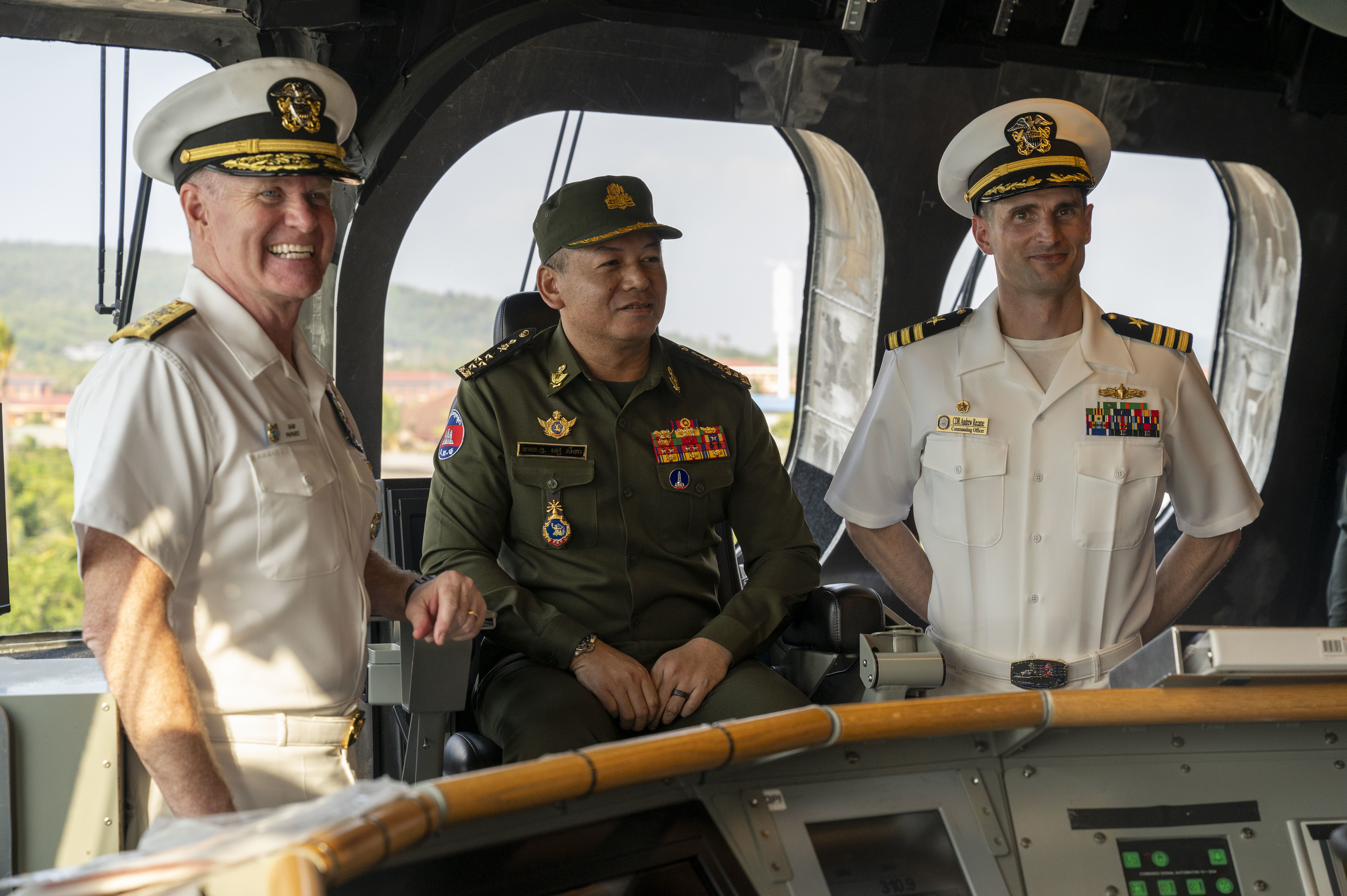 USINDOPACOM commander visits USS Cincinnati with Cambodian Defense ...