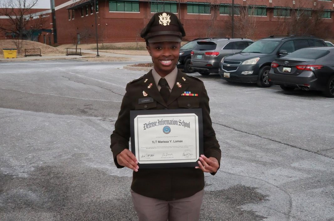 Army Reserve lieutenant earns top honor at Public Affairs ...
